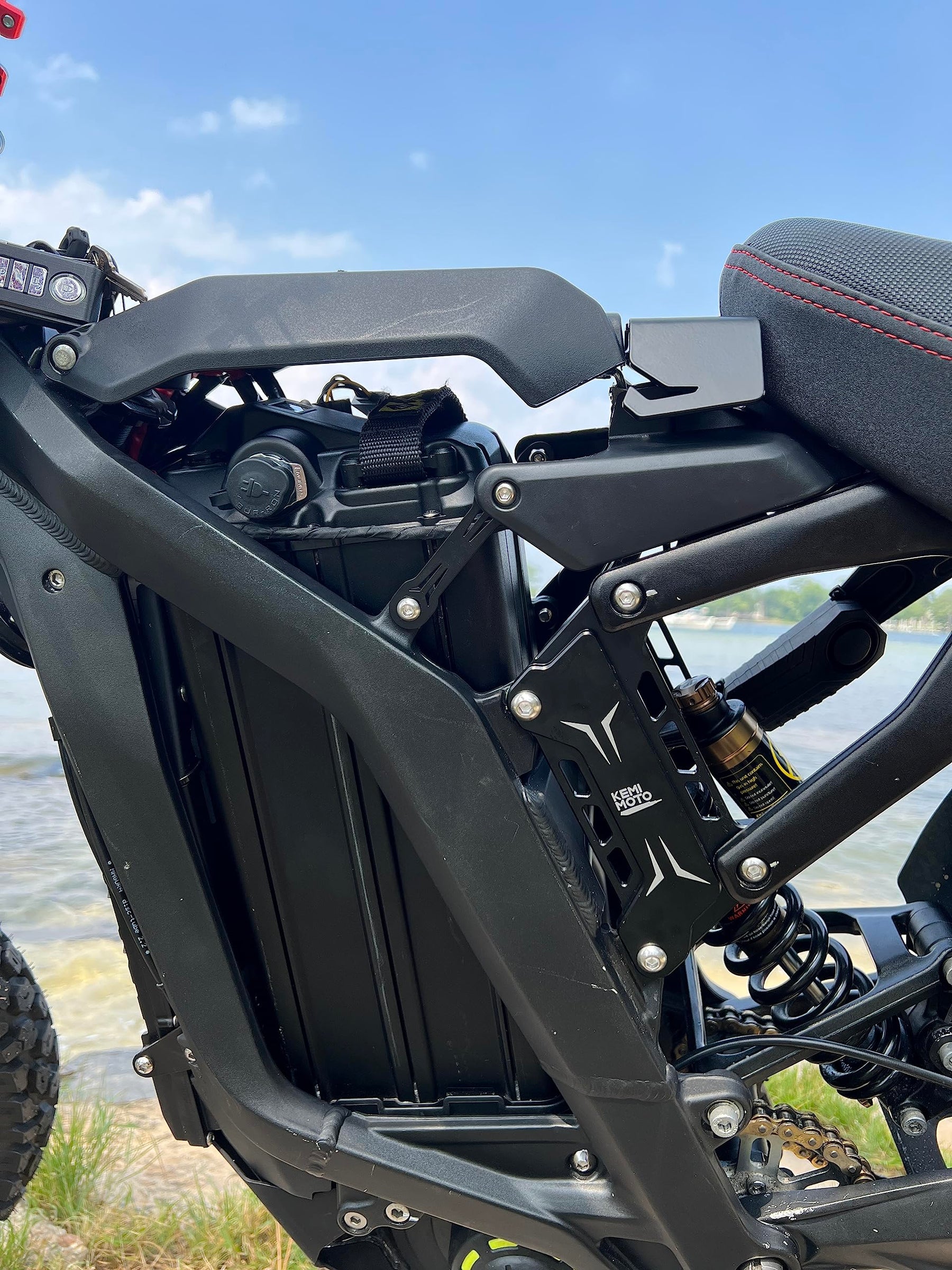 Sur-Ron Seat Riser – Kemimoto