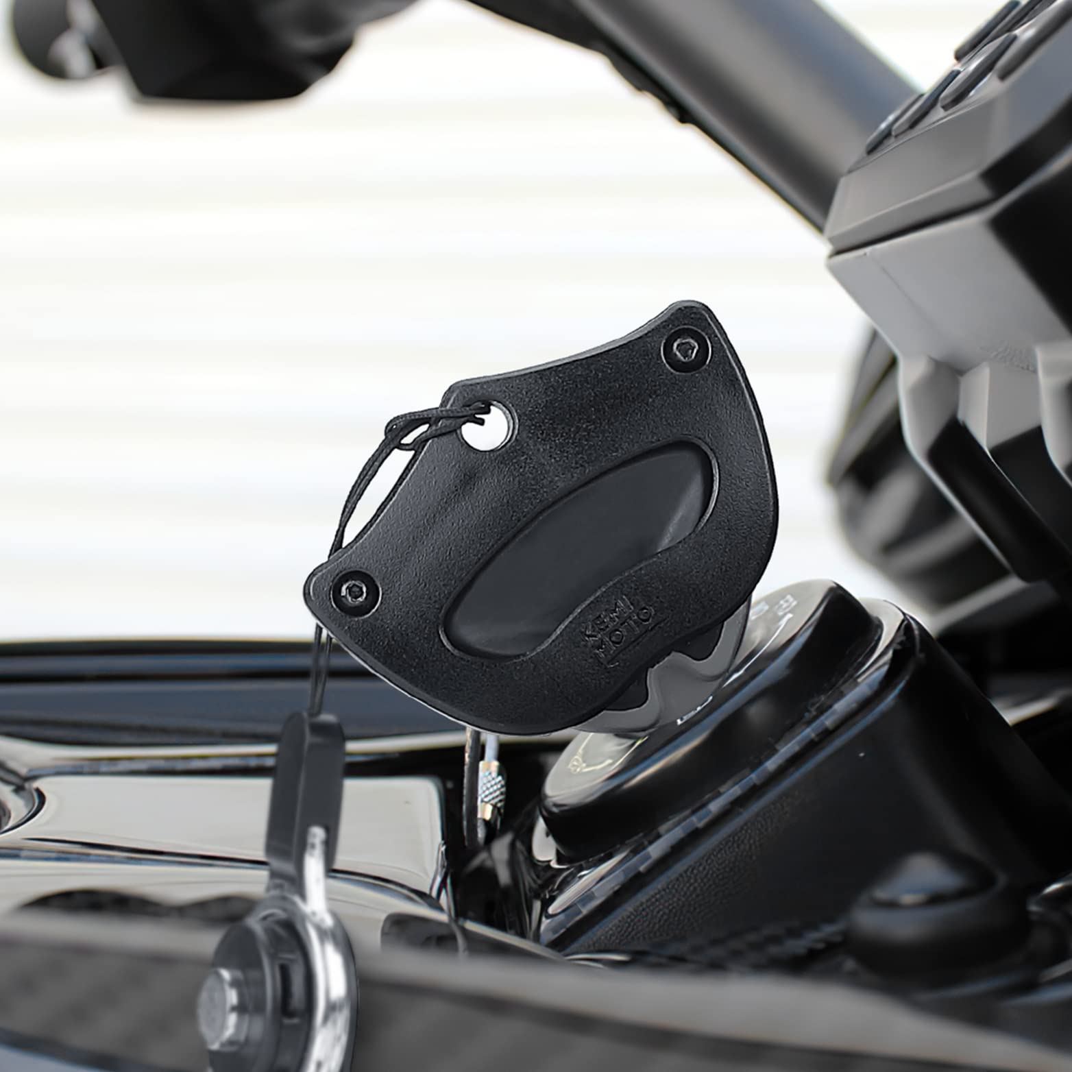 Key Holder With Lanyard Fit Can-Am Spyder – Kemimoto